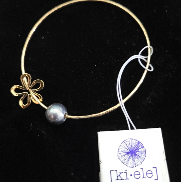 Kiele Hawaii | Jewelry | Tahitian Black Pearl Flower Bracelet | Poshmark